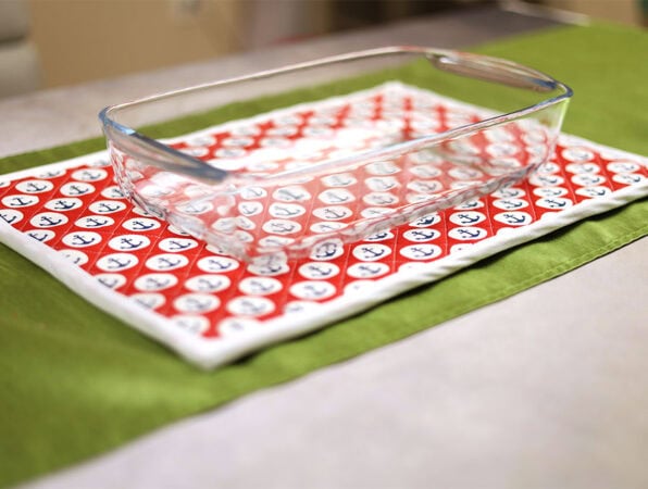 Large Casserole Hot Pad ⋆ Hello Sewing