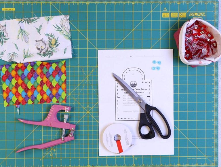 Micro Snap Coin Pouch Keychain [Sewing Pattern + VIDEO] ⋆ Hello Sewing