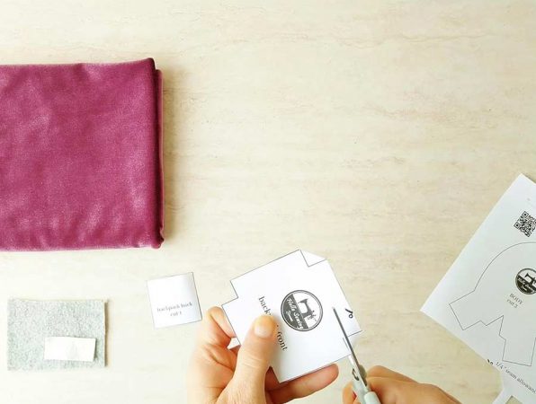 Among Us Crewmate Plush Pattern + VIDEO Tutorial ⋆ Hello Sewing