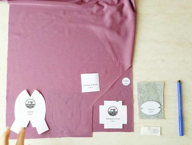 Among Us Crewmate Plush Pattern + VIDEO Tutorial ⋆ Hello Sewing