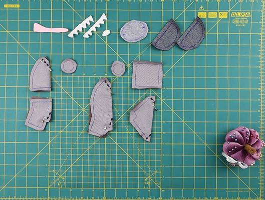 Among Us Imposter Plush Pattern And VIDEO Tutorial ⋆ Hello Sewing