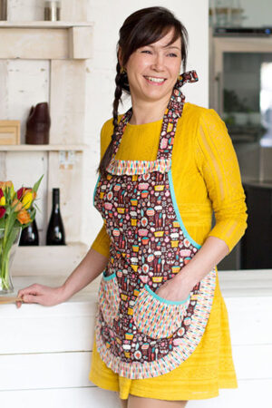 Free Apron Patterns You Can Sew In An Afternoon ⋆ Hello Sewing