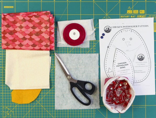 DIY Chicken Potholder With Free Sewing Pattern ⋆ Hello Sewing