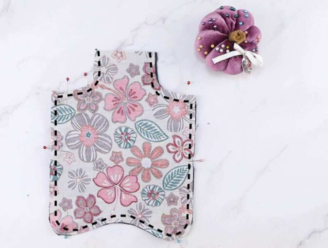 How To Make A Hen Apron | Free Chicken Saddle Pattern ⋆ Hello Sewing