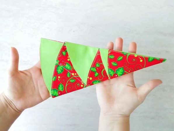 DIY Christmas Tree Napkins Tutorial And FREE Pattern ⋆ Hello Sewing