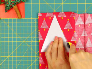 DIY Cinnamon Stick Christmas Tree Favors / Decoration ⋆ Hello Sewing