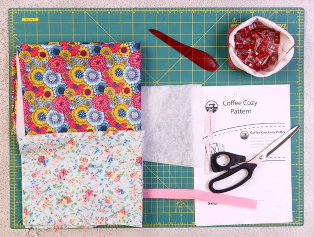 DIY Coffee Cup Cozy // Coffee Cosy Sewing Pattern ⋆ Hello Sewing