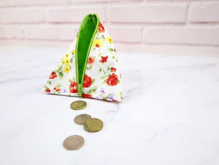 DIY Triangle Coin Purse Pattern With NO Exposed Seams ⋆ Hello Sewing