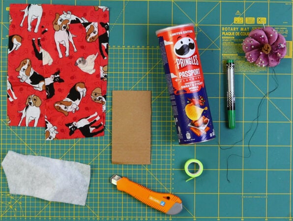 DIY Collapsible Thread Catcher ⋆ Hello Sewing