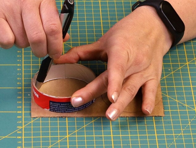 DIY Collapsible Thread Catcher ⋆ Hello Sewing
