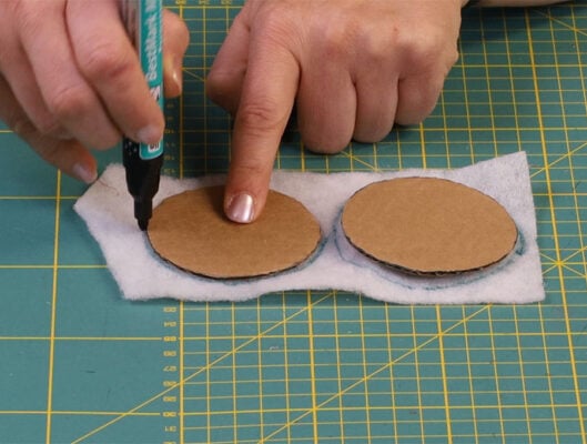 DIY Collapsible Thread Catcher ⋆ Hello Sewing