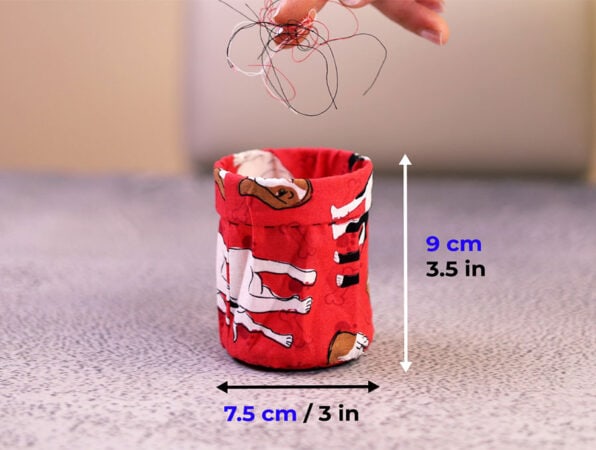 DIY Collapsible Thread Catcher ⋆ Hello Sewing