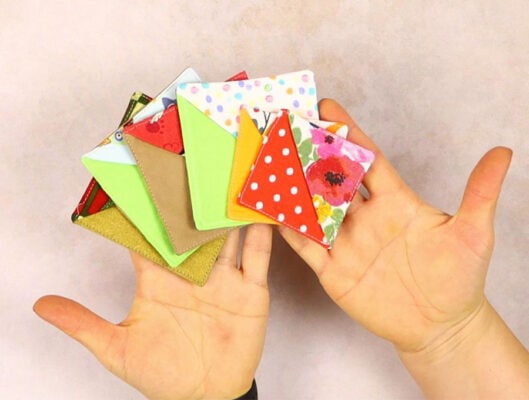 DIY Corner Bookmark [How To Sew A Corner Bookmark In 3 Minutes] ⋆ Hello ...