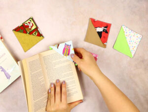 DIY Corner Bookmark [How To Sew A Corner Bookmark In 3 Minutes] ⋆ Hello ...