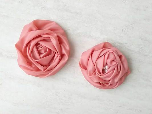 DIY: How To Make A Realistic Fabric Rose ⋆ Hello Sewing