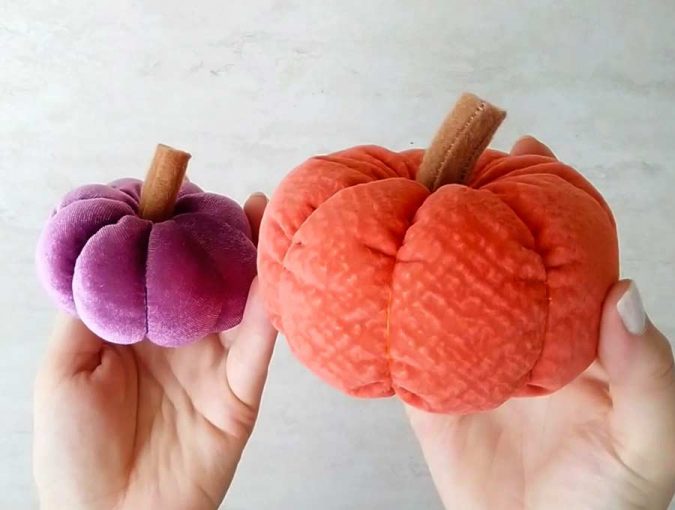 How To Make Fabric Pumpkins In 3 Sizes (Video + FREE Pattern) ⋆ Hello ...