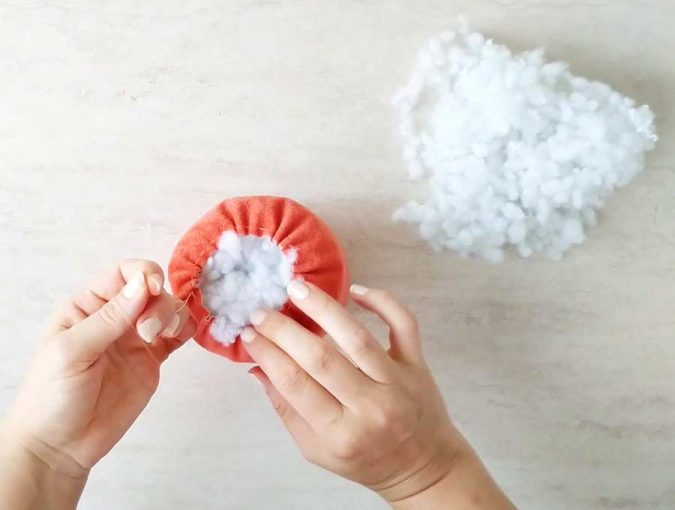 How To Make Fabric Pumpkins In 3 Sizes (Video + FREE Pattern) ⋆ Hello ...
