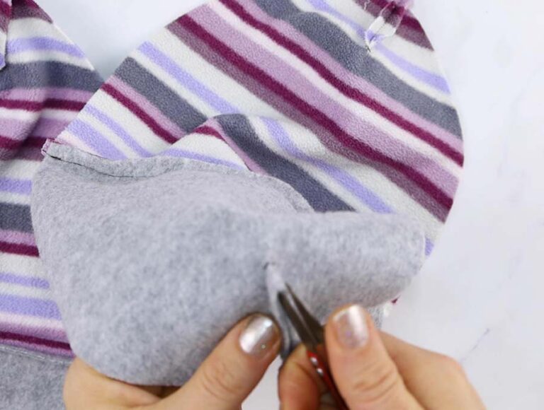 How To Sew: A Reversible Fleece Hat Pattern And Tutorial (VIDEO) ⋆ ...