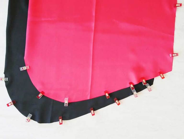 How To Make A Cloak (VIDEO) With FREE DIY Hooded Cloak Pattern ⋆ Hello ...