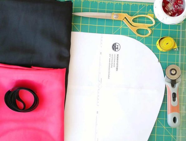 How To Make A Cloak (VIDEO) With FREE DIY Hooded Cloak Pattern ⋆ Hello ...