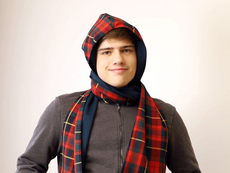 DIY Hooded Scarf - How To Make A Scoodie [Scarf With A Hood] ⋆ Hello Sewing