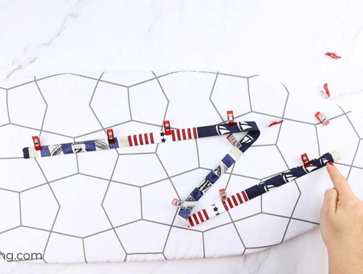 How To Make A Lanyard Out Of Fabric (Quick And Easy) ⋆ Hello Sewing