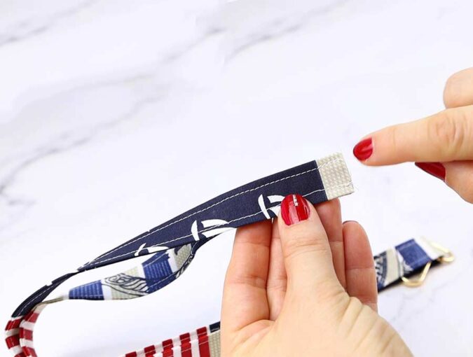 How To Make A Lanyard Out Of Fabric (Quick And Easy) ⋆ Hello Sewing