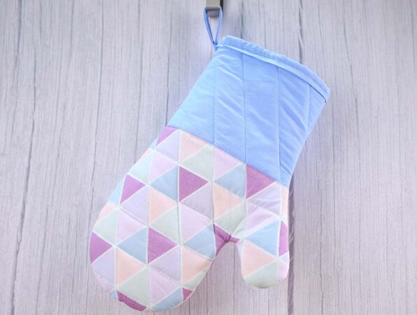 How To Make An Oven Mitt - FREE Pattern And VIDEO ⋆ Hello Sewing
