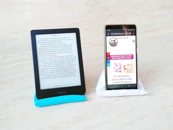 DIY Phone Pillow Stand / Holder Tutorial (+ FREE Pattern) ⋆ Hello Sewing