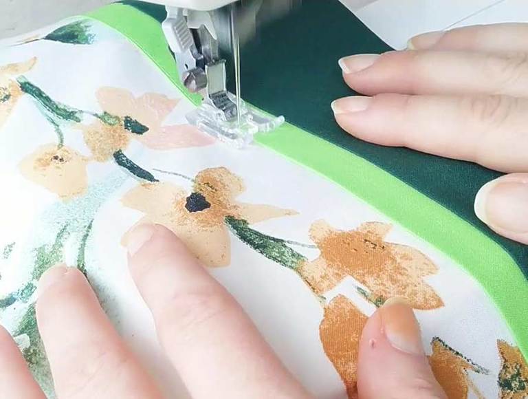 How To Make A Pillowcase | FREE Pillowcase Pattern Burrito Style ⋆ ...