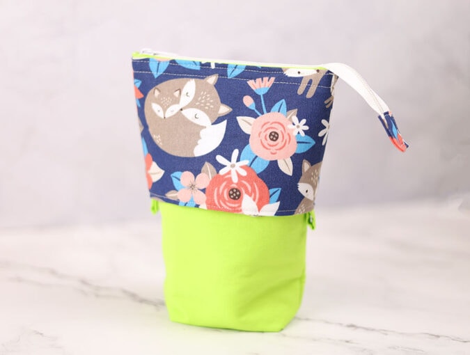 DIY Sliding Pencil Case With Free Pattern [Stand Up Pen Pouch VIDEO] ⋆ ...