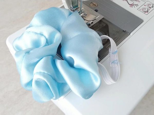 DIY How To Make A Scrunchie + 6 Variations To Wow Everyone ⋆ Hello Sewing