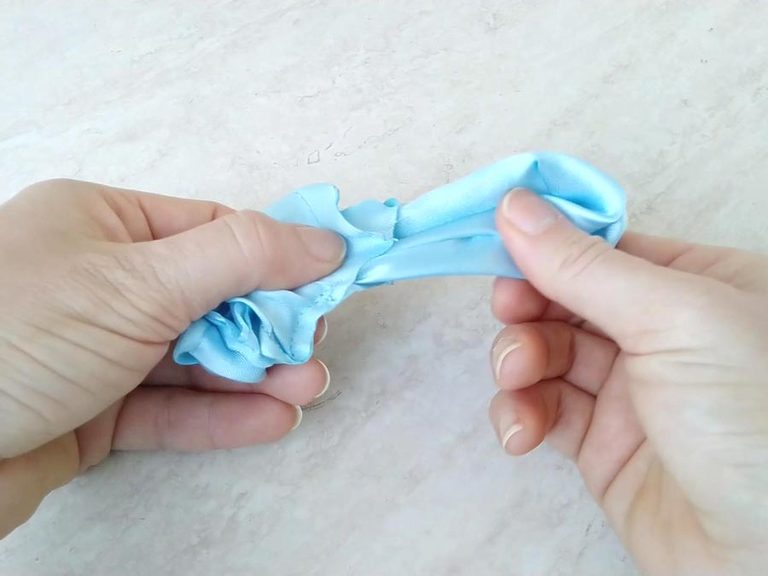 DIY How To Make A Scrunchie + 6 Variations To Wow Everyone ⋆ Hello Sewing
