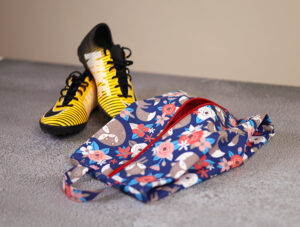 DIY Collapsible Shoe Bag For Travel // 10-Minute Lay Flat Shoe Storage ...