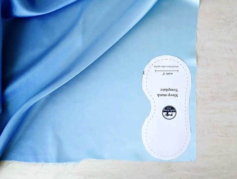 DIY Sleep Mask For Stylish Sleep - Tutorial And Free Pattern ⋆ Hello Sewing