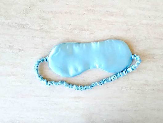 DIY Sleep Mask For Stylish Sleep - Tutorial And Free Pattern ⋆ Hello Sewing