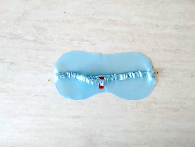 DIY Sleep Mask For Stylish Sleep - Tutorial And Free Pattern ⋆ Hello Sewing