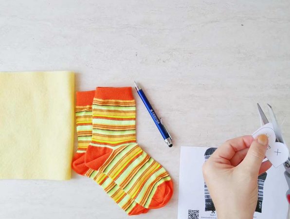 How To Make A Sock Monkey - Pattern And Video ⋆ Hello Sewing