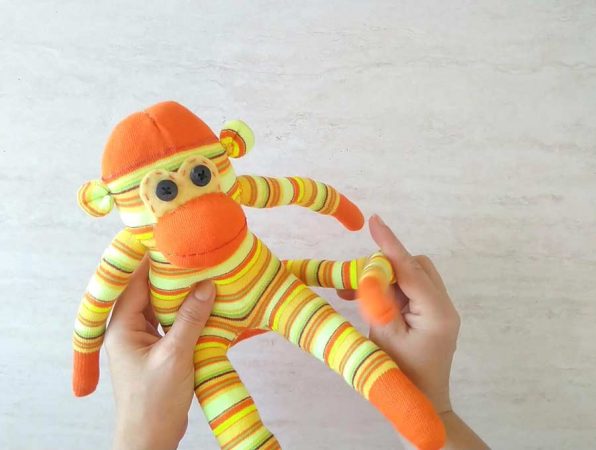 How To Make A Sock Monkey - Pattern And Video ⋆ Hello Sewing