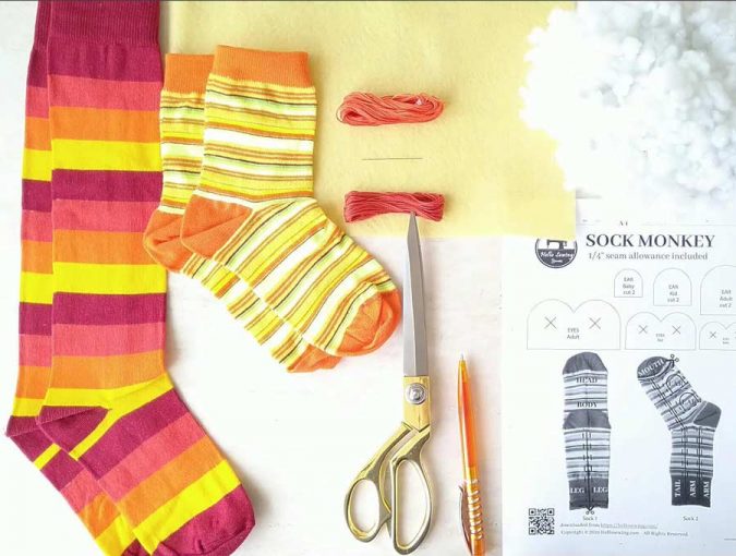 How To Make A Sock Monkey - Pattern And Video ⋆ Hello Sewing