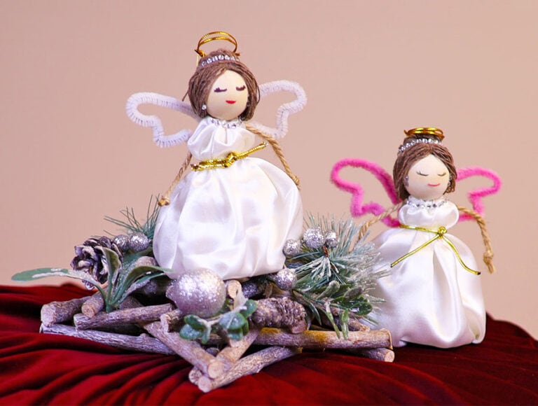 DIY Christmas Angel Out Of Toilet Paper Roll // Stunning DIY Christmas ...