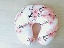 DIY Travel Pillow | Neck Pillow Pattern + VIDEO Tutorial ⋆ Hello Sewing