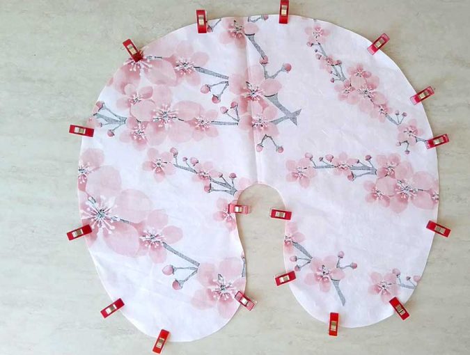 DIY Travel Pillow | Neck Pillow Pattern + VIDEO Tutorial ⋆ Hello Sewing