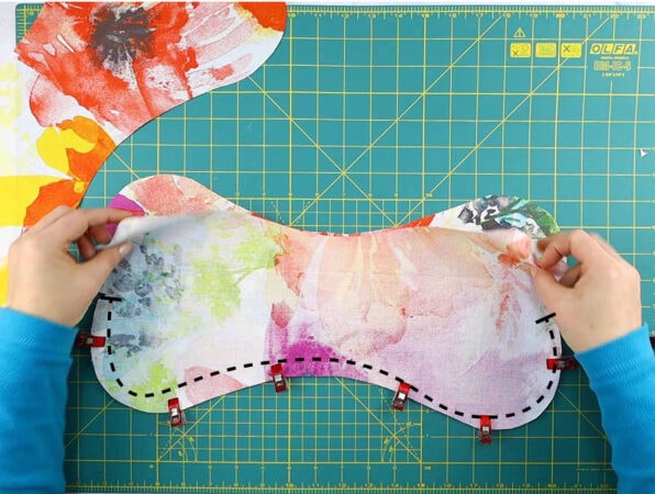 DIY Dog Bone Pillow Pattern | Headrest Pillow Tutorial (VIDEO) ⋆ Hello ...