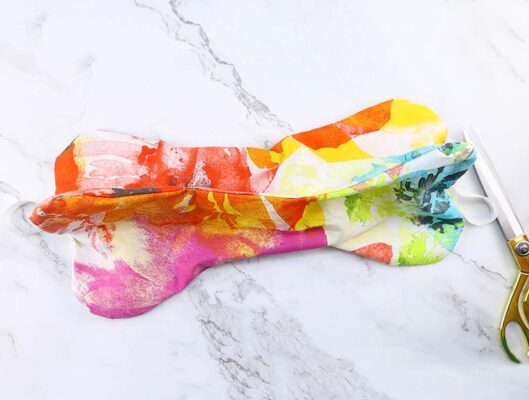 DIY Dog Bone Pillow Pattern | Headrest Pillow Tutorial (VIDEO) ⋆ Hello ...