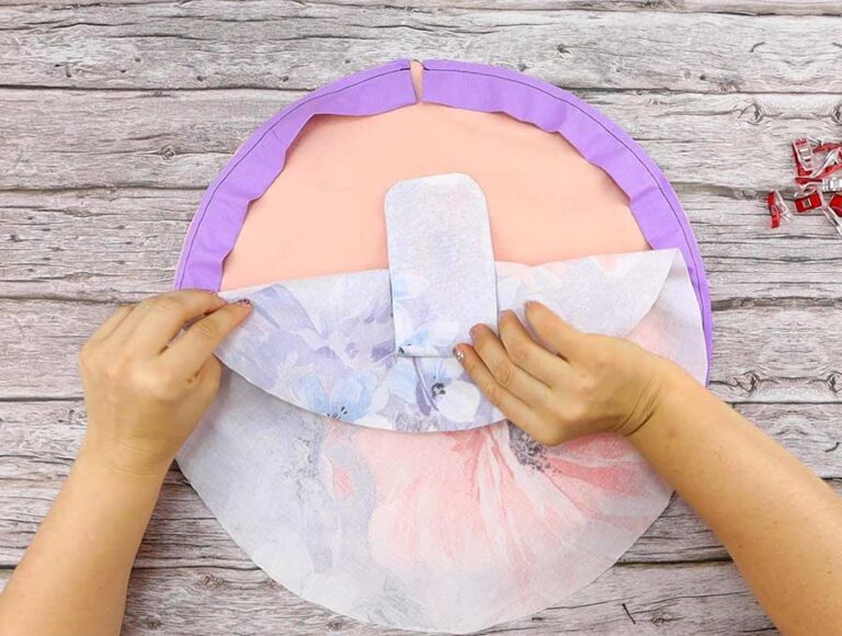 DIY Round Drawstring Makeup Bag (VIDEO) ⋆ Hello Sewing