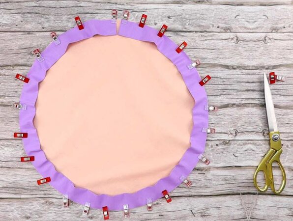 DIY Round Drawstring Makeup Bag (VIDEO) ⋆ Hello Sewing