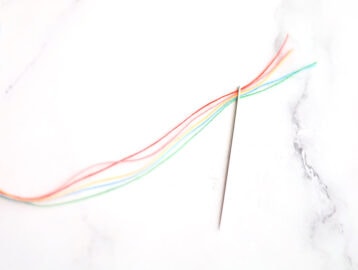 How To Thread A Needle And Tie A Knot ⋆ Hello Sewing
