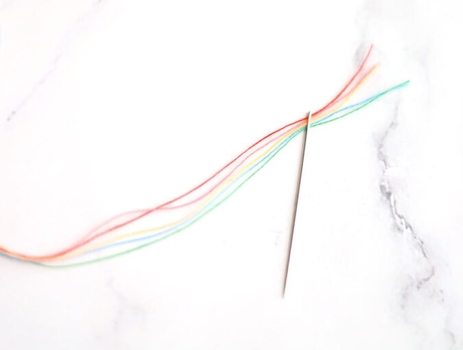 How To Thread A Needle And Tie A Knot ⋆ Hello Sewing