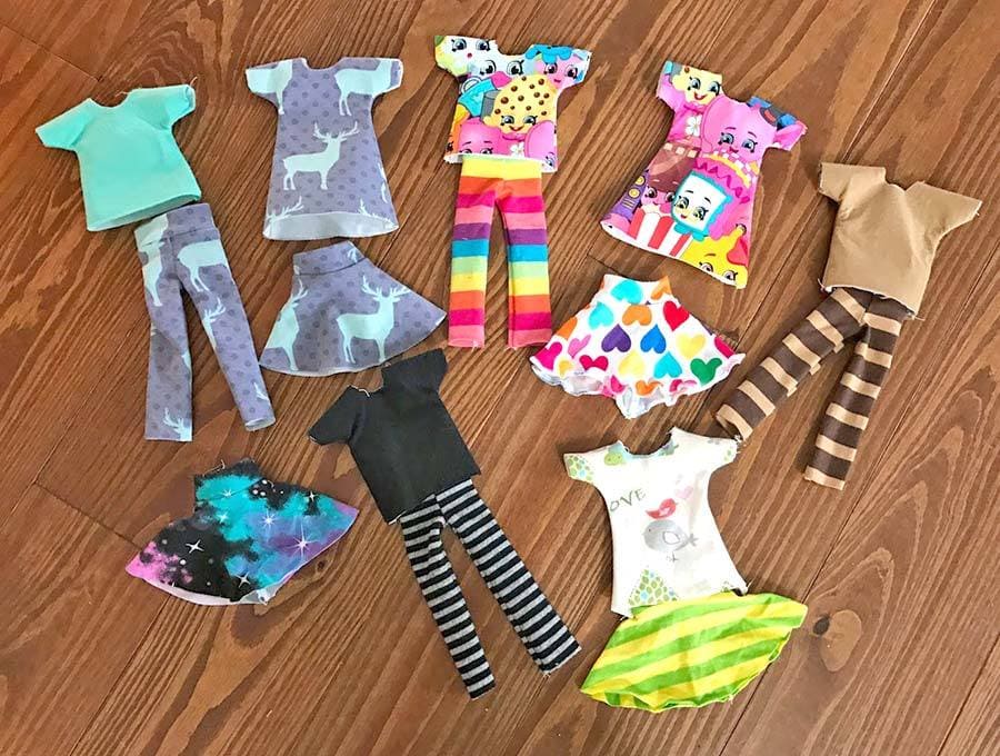 Free DIY Elf On The Shelf Clothes Patterns ⋆ Hello Sewing
